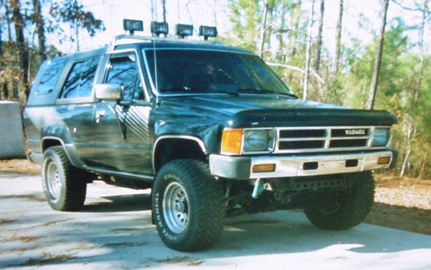 BKF Featured Rig- 87 SAS 4Runner - Busted Knuckle Films