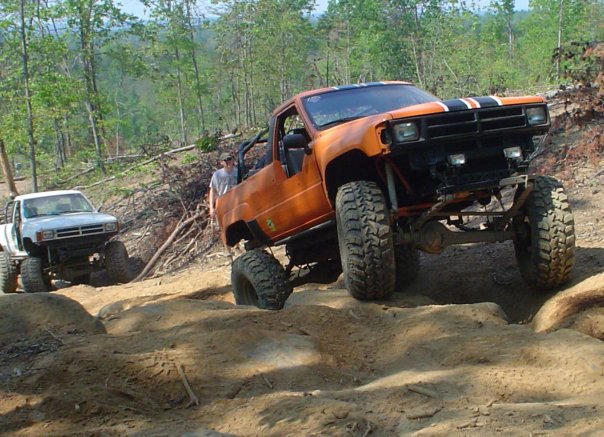 BKF Featured Rig- 87 SAS 4Runner - Busted Knuckle Films